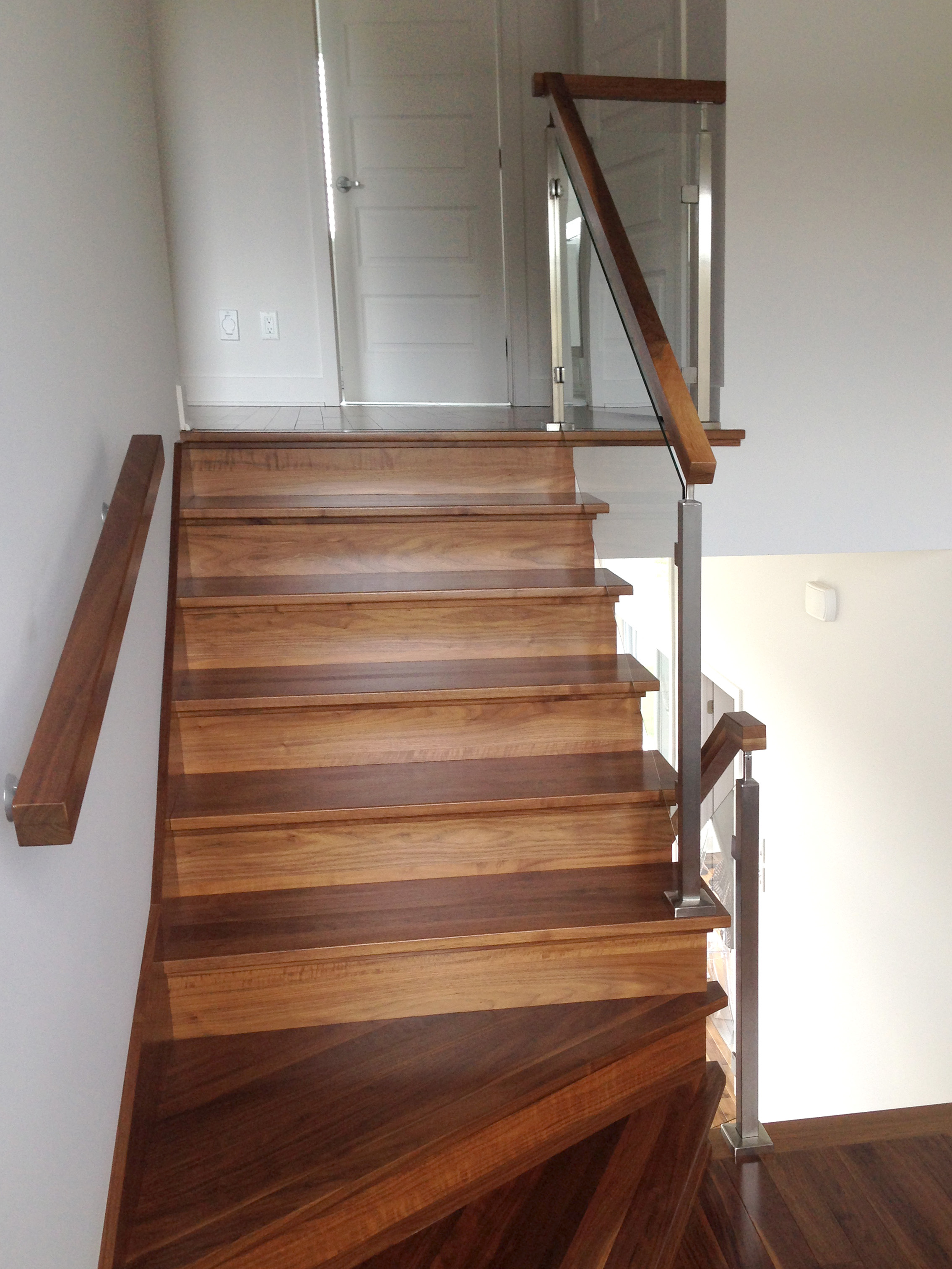 Stainless Steel Stair Post - PTR SERIES - PTR 168 | Prestige Metal